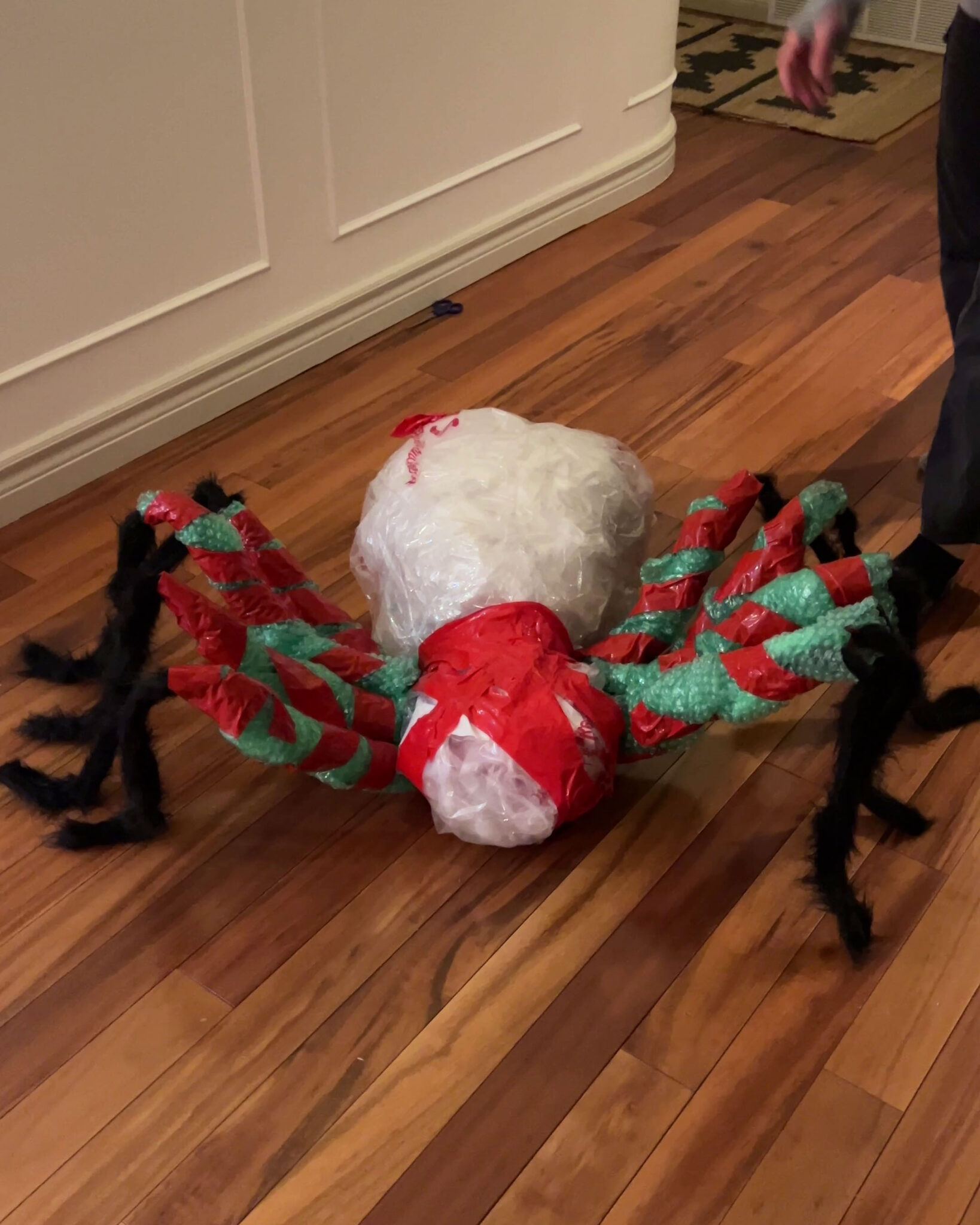 How to Make a Giant Hairy DIY Halloween Spider - Erin Zubot Design